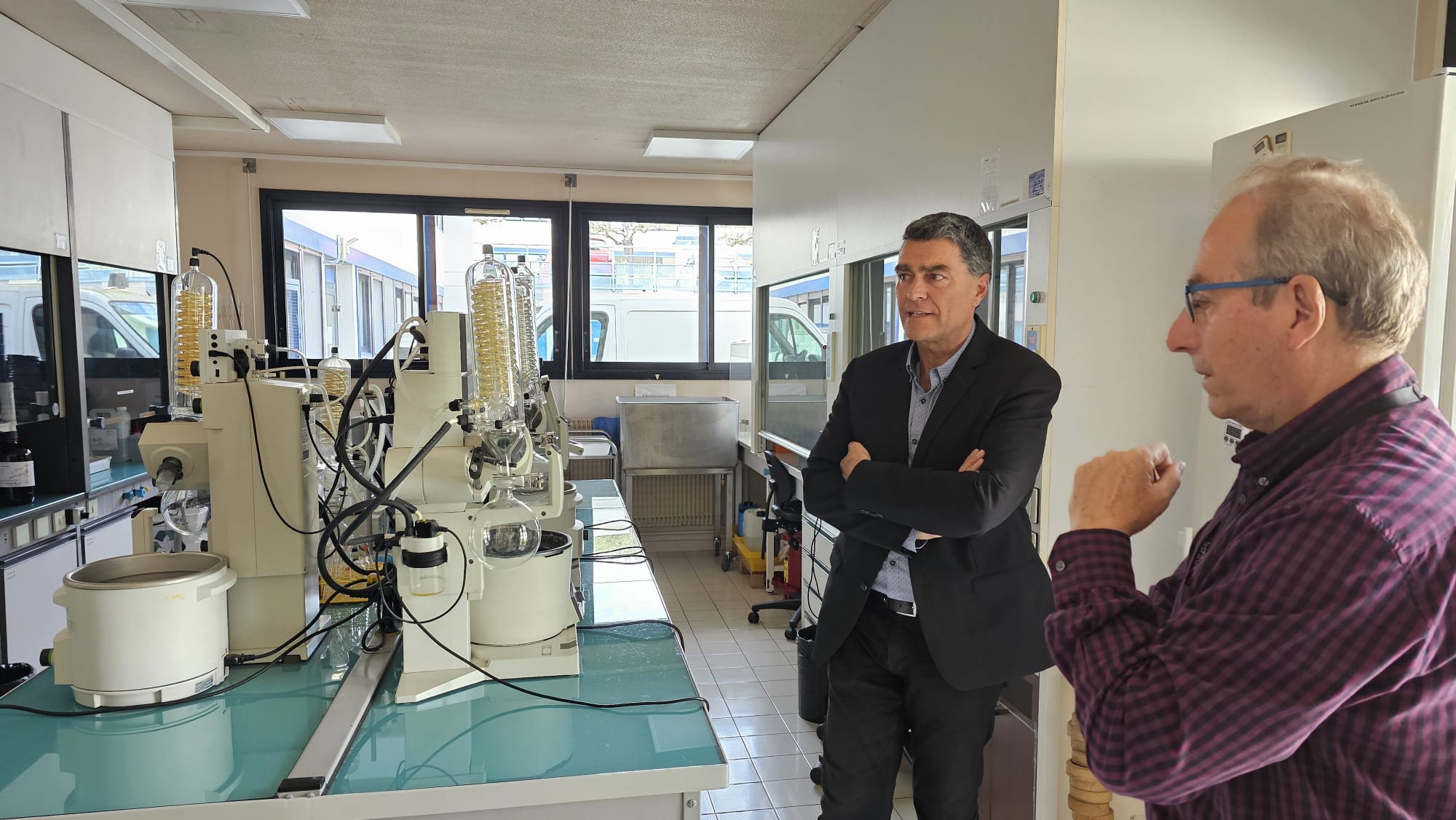 Visite à l'ANSES de Sophia Antipolis : centre de recherche sur l'abeille - Eric Pauget